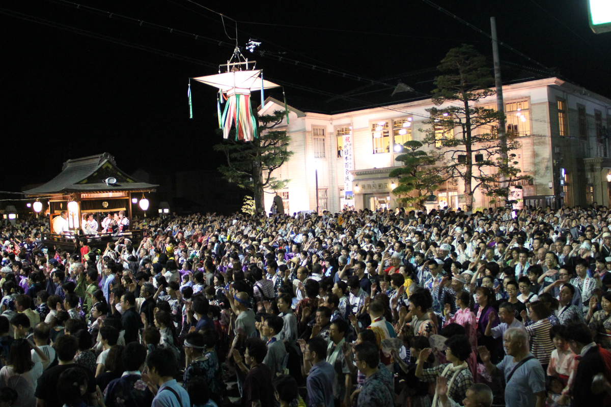 30万人が参加、徹夜で踊る「郡上おどり」が4年ぶりに開催|カラふる 地方創生&多文化共生マガジン
